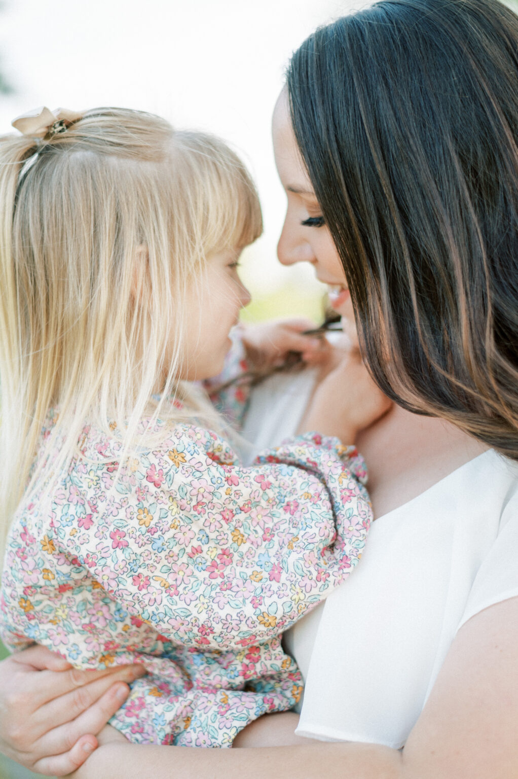 5 Important Questions To Ask Your Photographer Before Family Photos